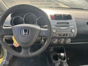 Honda Jazz 2000 Viļņa, ar dzinēja tilpumu 1.30 L un nobraukumu 214 tūkst. km par 430 €, foto 10 vietnē AUTOMOTO.COM.LV