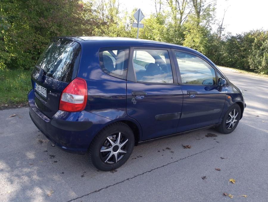 Honda Jazz 2002 Viļņa, ar dzinēja tilpumu 1.30 L un nobraukumu 220 tūkst. km par 1450 €, foto 6 vietnē AUTOMOTO.COM.LV