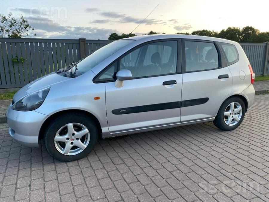 Honda Jazz 2003 Rīga, ar dzinēja tilpumu 1.40 L un nobraukumu 267 tūkst. km par 975 €, foto 1 vietnē AUTOMOTO.COM.LV