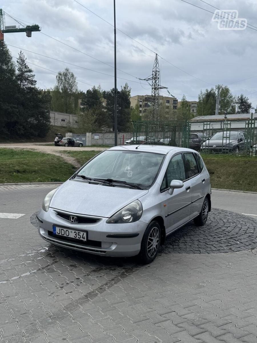 Honda Jazz 2003 in Vilnius, with an engine capacity of 1.30 L and mileage of 215 thousand km for 1150 €, photo 1 on AUTOMOTO.COM.LV