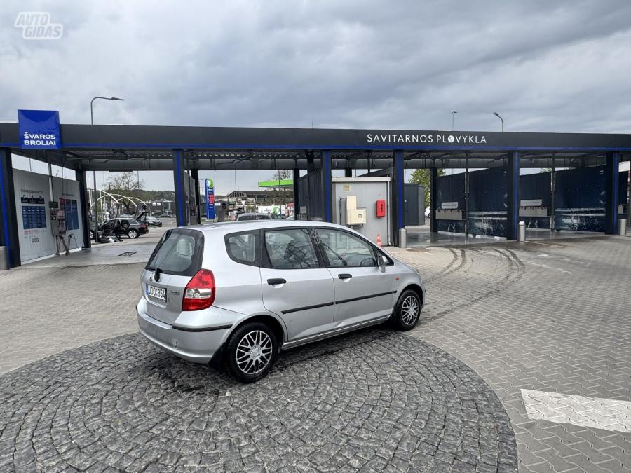 Honda Jazz 2003 in Vilnius, with an engine capacity of 1.30 L and mileage of 215 thousand km for 1150 €, photo 4 on AUTOMOTO.COM.LV