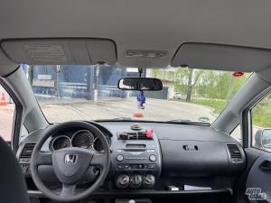 Honda Jazz 2003 in Vilnius, with an engine capacity of 1.30 L and mileage of 215 thousand km for 1150 €, photo 5 on AUTOMOTO.COM.LV
