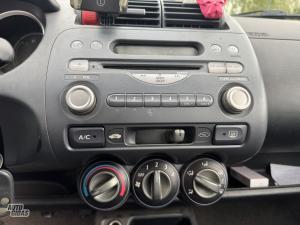 Honda Jazz 2003 in Vilnius, with an engine capacity of 1.30 L and mileage of 215 thousand km for 1150 €, photo 7 on AUTOMOTO.COM.LV