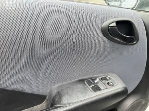 Honda Jazz 2003 in Vilnius, with an engine capacity of 1.30 L and mileage of 215 thousand km for 1150 €, photo 9 on AUTOMOTO.COM.LV