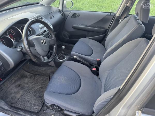 Honda Jazz 2003 Viļņa, ar dzinēja tilpumu 1.30 L un nobraukumu 199 tūkst. km par 1100 €, foto 7 vietnē AUTOMOTO.COM.LV