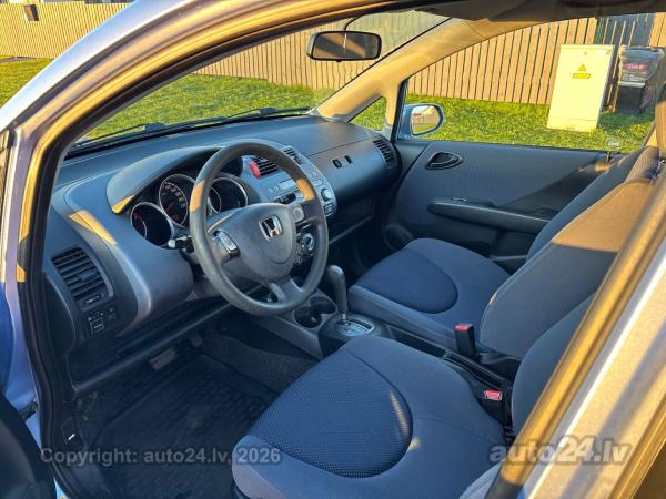 Honda Jazz 2003 Tallina, ar dzinēja tilpumu 1.30 L un nobraukumu 180 tūkst. km par 2000 €, foto 3 vietnē AUTOMOTO.COM.LV