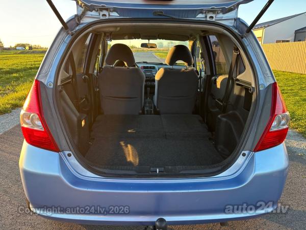 Honda Jazz 2003 Tallina, ar dzinēja tilpumu 1.30 L un nobraukumu 180 tūkst. km par 2000 €, foto 6 vietnē AUTOMOTO.COM.LV