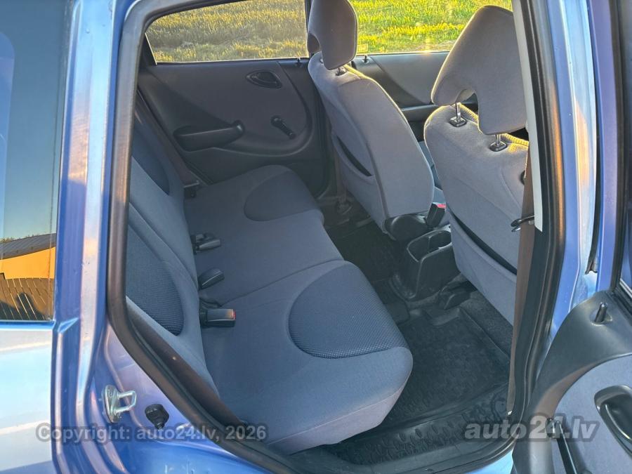 Honda Jazz 2003 Tallina, ar dzinēja tilpumu 1.30 L un nobraukumu 180 tūkst. km par 2000 €, foto 9 vietnē AUTOMOTO.COM.LV