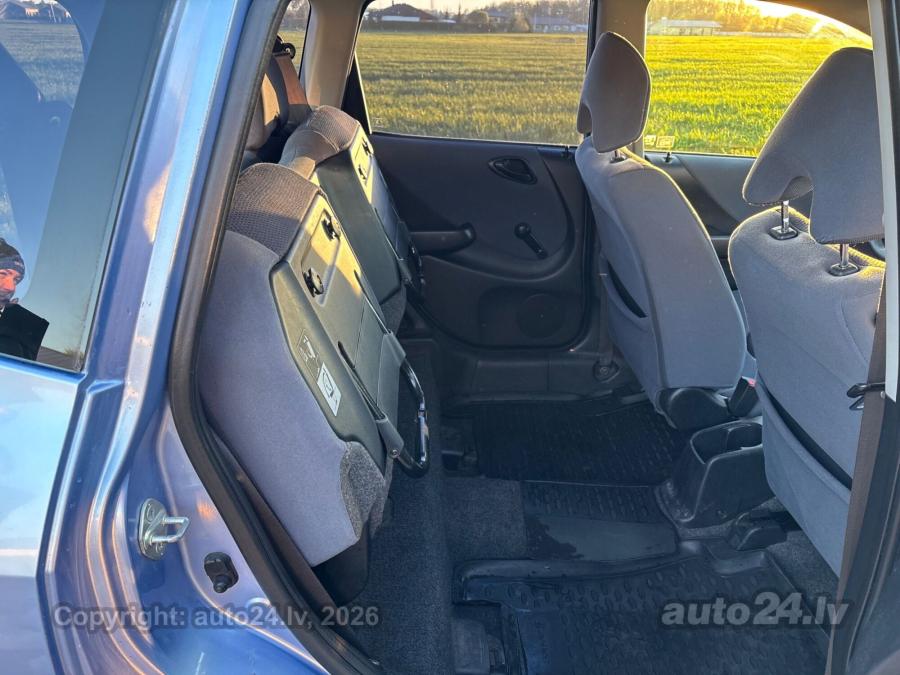Honda Jazz 2003 Tallina, ar dzinēja tilpumu 1.30 L un nobraukumu 180 tūkst. km par 2000 €, foto 10 vietnē AUTOMOTO.COM.LV
