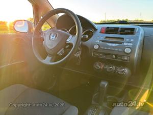 Honda Jazz 2003 Tallina, ar dzinēja tilpumu 1.30 L un nobraukumu 180 tūkst. km par 2000 €, foto 12 vietnē AUTOMOTO.COM.LV
