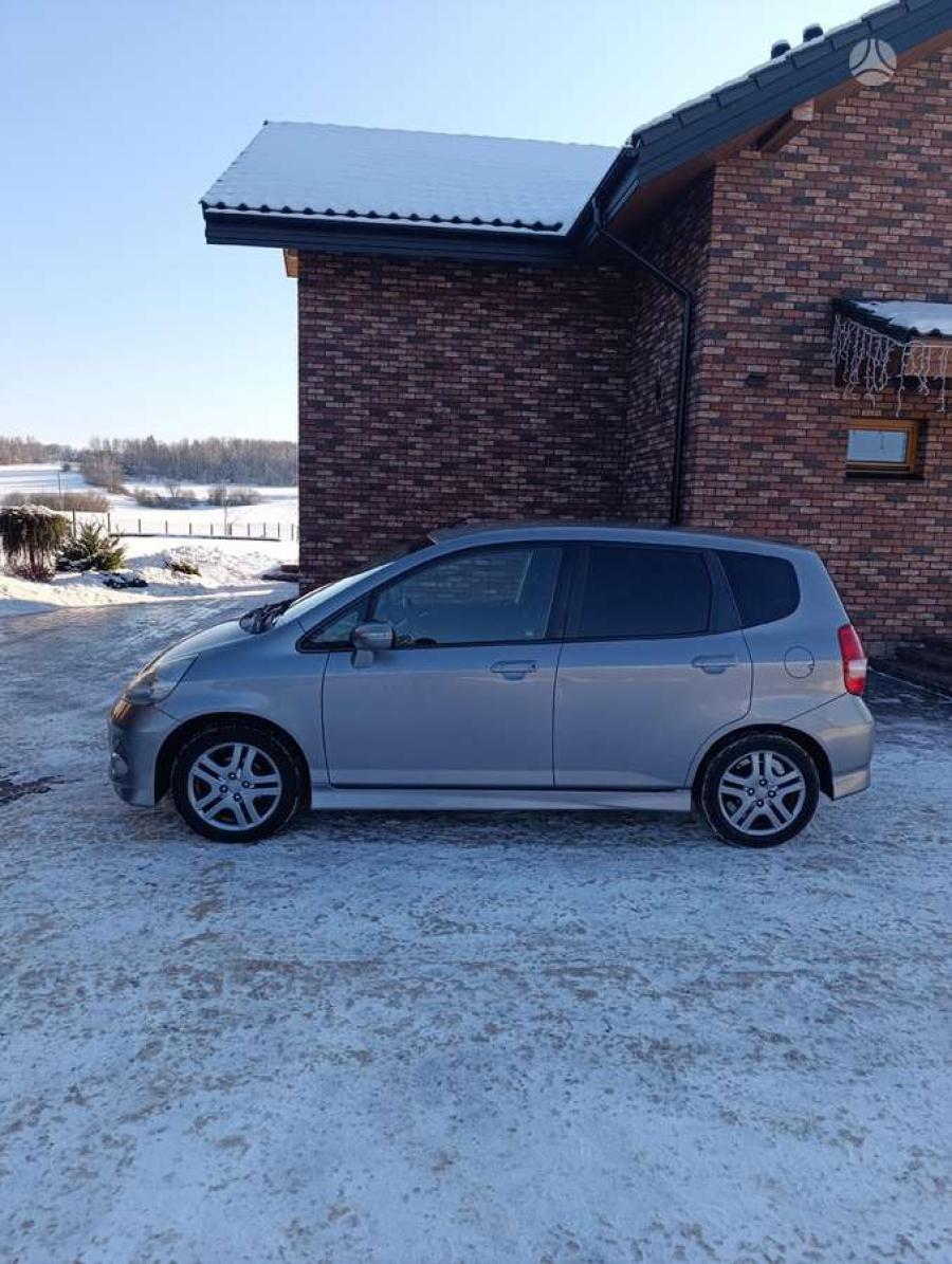 Honda Jazz 2004 Alīta, ar dzinēja tilpumu 1.34 L un nobraukumu 280 tūkst. km par 1500 €, foto 15 vietnē AUTOMOTO.COM.LV