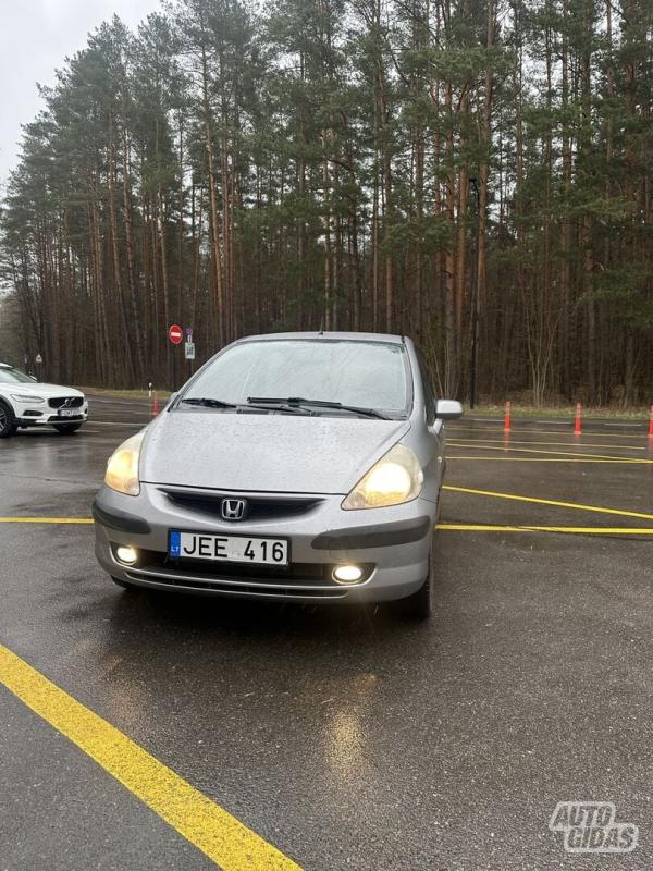 Honda Jazz 2004 in Vilnius, with an engine capacity of 1.30 L and mileage of 304 thousand km for 900 €, photo 1 on AUTOMOTO.COM.LV