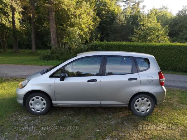 Honda Jazz 2004 in Parnu, with an engine capacity of 1.20 L and mileage of 266 thousand km for 650 €, photo 3 on AUTOMOTO.COM.LV