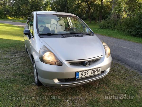 Honda Jazz 2004 in Parnu, with an engine capacity of 1.20 L and mileage of 266 thousand km for 650 €, photo 4 on AUTOMOTO.COM.LV