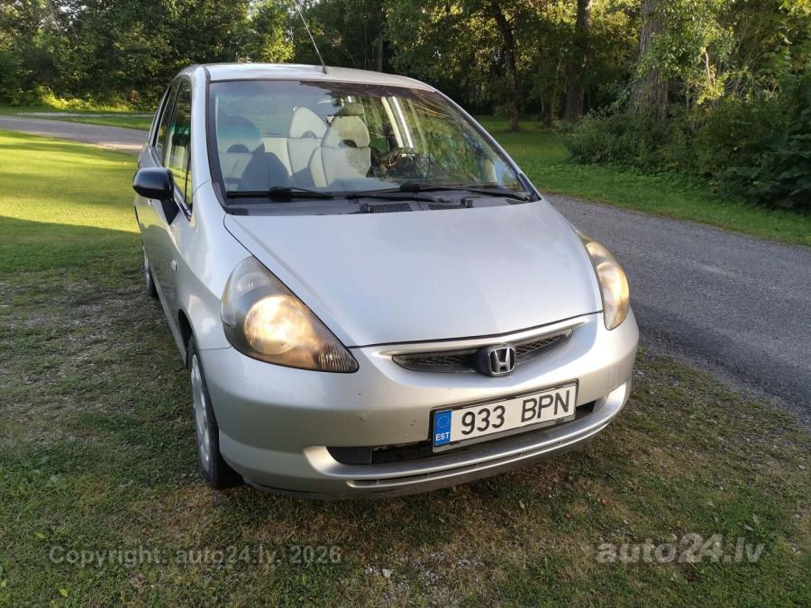 Honda Jazz 2004 in Parnu, with an engine capacity of 1.20 L and mileage of 266 thousand km for 650 €, photo 4 on AUTOMOTO.COM.LV