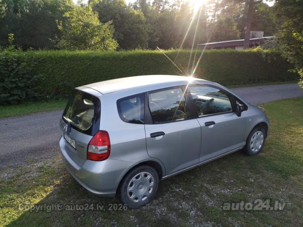 Honda Jazz 2004 in Parnu, with an engine capacity of 1.20 L and mileage of 266 thousand km for 650 €, photo 7 on AUTOMOTO.COM.LV
