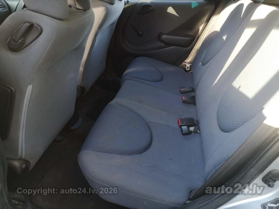 Honda Jazz 2004 in Parnu, with an engine capacity of 1.20 L and mileage of 266 thousand km for 650 €, photo 9 on AUTOMOTO.COM.LV