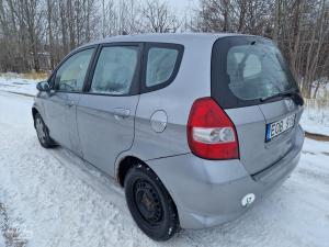Honda Jazz 2005 in Ukmerge, with an engine capacity of 1.30 L and mileage of 220 thousand km for 580 €, photo 5 on AUTOMOTO.COM.LV