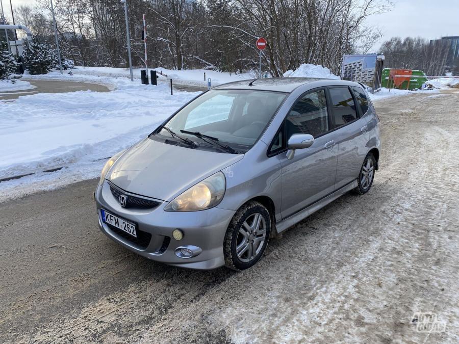 Honda Jazz 2005 in Vilnius, with an engine capacity of 1.40 L and mileage of 230 thousand km for 550 €, photo 4 on AUTOMOTO.COM.LV
