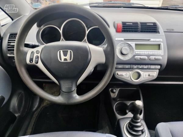 Хонда Джаз 2005 в Блюджяй, объемом двигателя 1.30 л и пробегом 100 тыс. км за 1530 €, фото 2 на AUTOMOTO.COM.LV