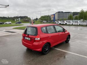 Honda Jazz 2005 Viļņa, ar dzinēja tilpumu 1.30 L un nobraukumu 200 tūkst. km par 890 €, foto 4 vietnē AUTOMOTO.COM.LV