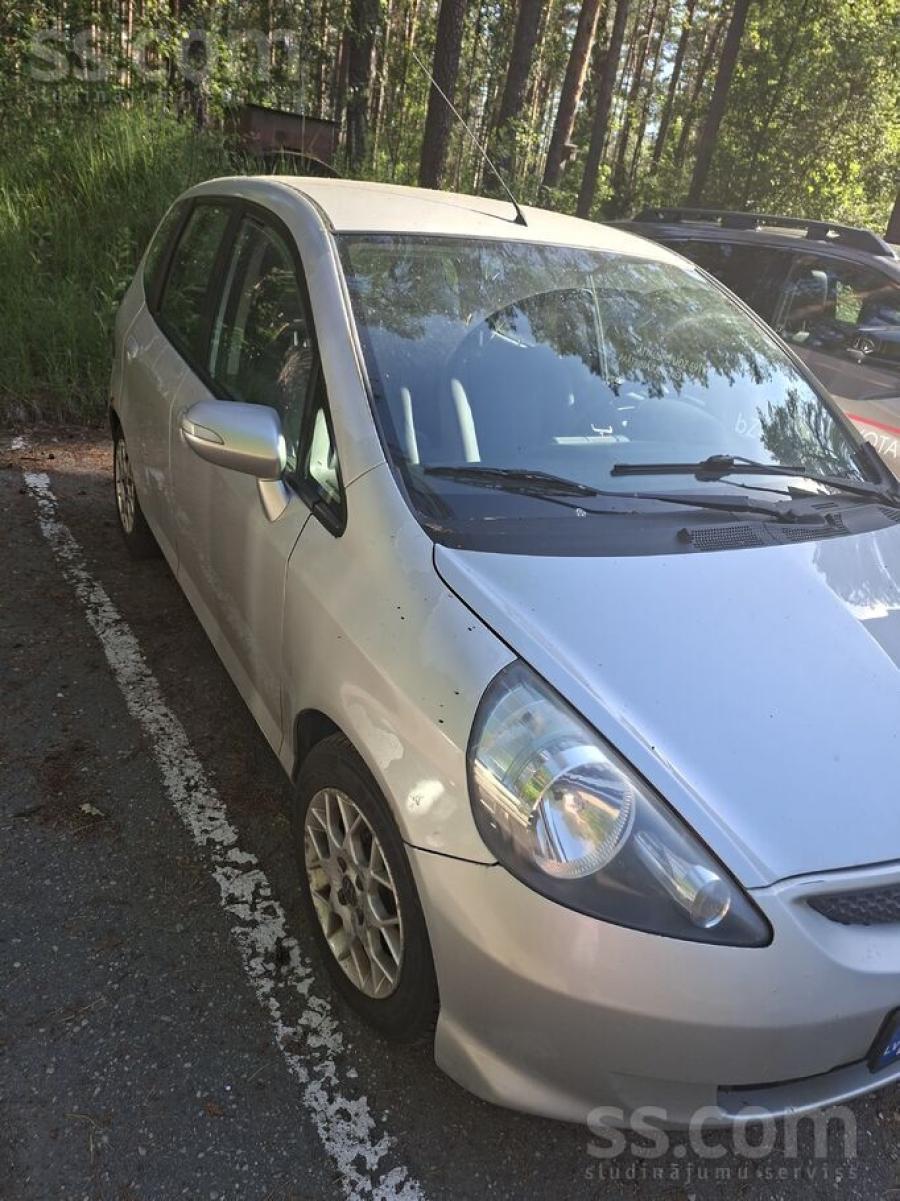 Honda Jazz 2005 Rīga, ar dzinēja tilpumu 1.40 L un nobraukumu 188 tūkst. km par 890 €, foto 3 vietnē AUTOMOTO.COM.LV