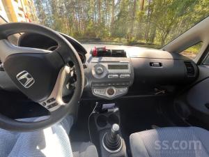 Honda Jazz 2005 Rīga, ar dzinēja tilpumu 1.40 L un nobraukumu 188 tūkst. km par 890 €, foto 7 vietnē AUTOMOTO.COM.LV
