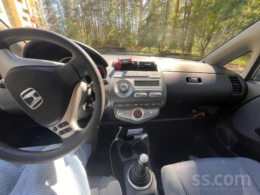 Honda Jazz 2005 Rīga, ar dzinēja tilpumu 1.40 L un nobraukumu 188 tūkst. km par 890 €, foto 7 vietnē AUTOMOTO.COM.LV