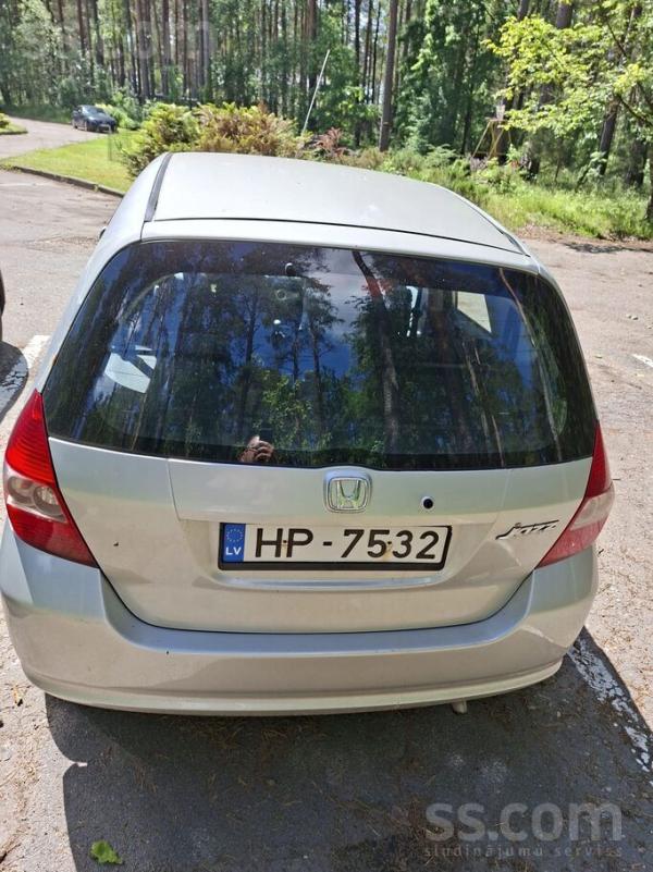 Honda Jazz 2005 Rīga, ar dzinēja tilpumu 1.40 L un nobraukumu 188 tūkst. km par 820 €, foto 5 vietnē AUTOMOTO.COM.LV