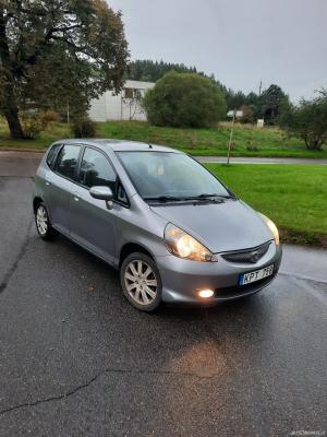 Honda Jazz 2005 in Vilnius, with an engine capacity of 1.35 L and mileage of 140 thousand km for 1950 €, photo 1 on AUTOMOTO.COM.LV
