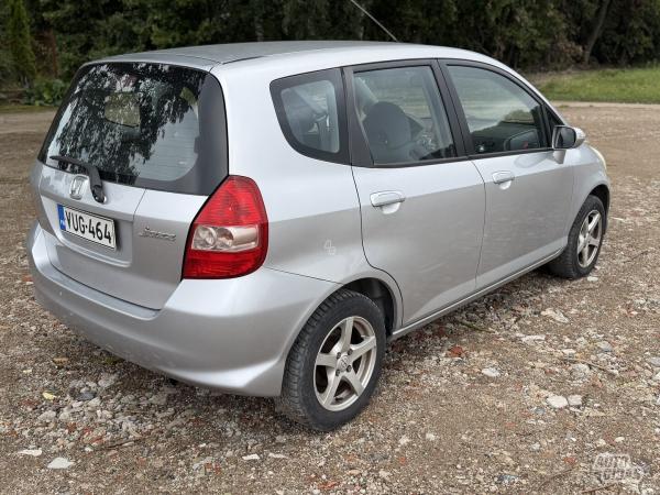 Honda Jazz 2005 Kauņa, ar dzinēja tilpumu 1.30 L un nobraukumu 84 tūkst. km par 2500 €, foto 3 vietnē AUTOMOTO.COM.LV