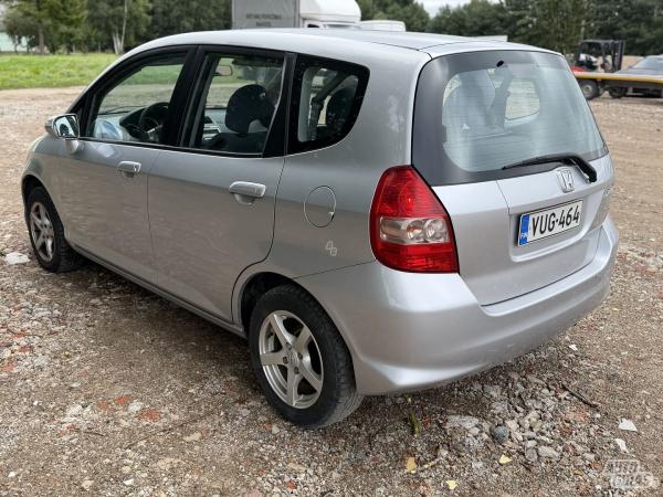 Honda Jazz 2005 Kauņa, ar dzinēja tilpumu 1.30 L un nobraukumu 84 tūkst. km par 2500 €, foto 4 vietnē AUTOMOTO.COM.LV