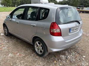 Honda Jazz 2005 Kauņa, ar dzinēja tilpumu 1.30 L un nobraukumu 84 tūkst. km par 2500 €, foto 4 vietnē AUTOMOTO.COM.LV