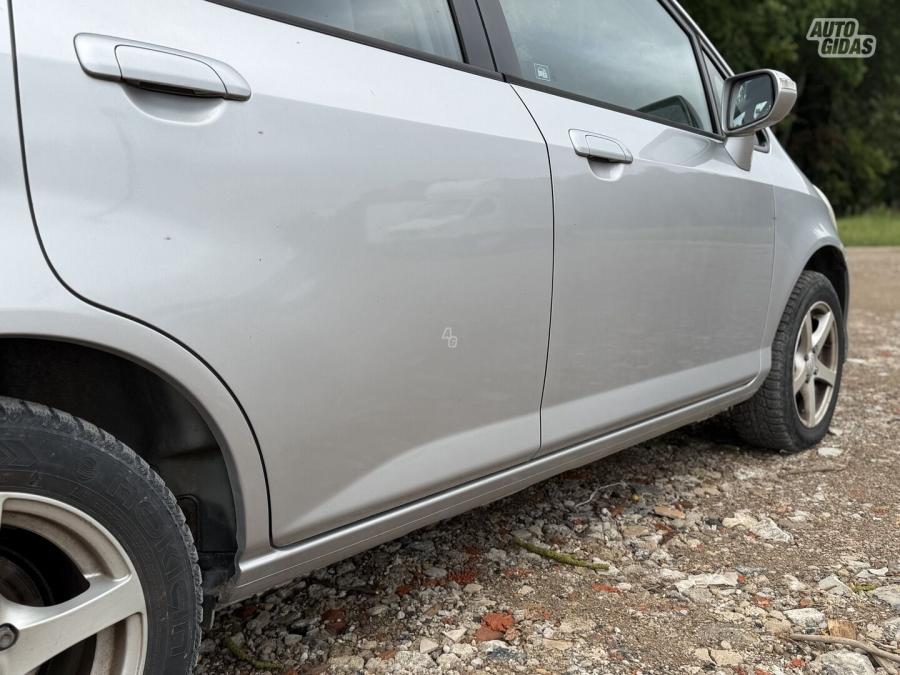 Honda Jazz 2005 Kauņa, ar dzinēja tilpumu 1.30 L un nobraukumu 84 tūkst. km par 2500 €, foto 6 vietnē AUTOMOTO.COM.LV