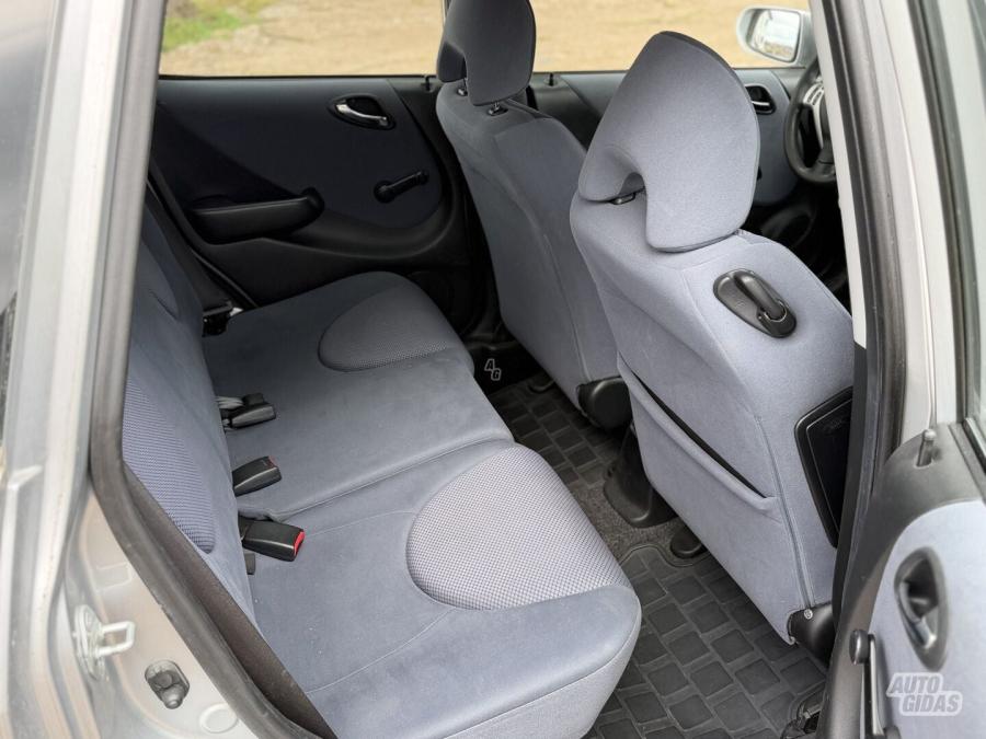 Honda Jazz 2005 Kauņa, ar dzinēja tilpumu 1.30 L un nobraukumu 84 tūkst. km par 2500 €, foto 8 vietnē AUTOMOTO.COM.LV