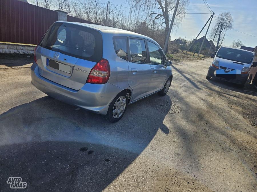 Honda Jazz 2006 Vilkaviškis, ar dzinēja tilpumu 1.30 L un nobraukumu 257 tūkst. km par 950 €, foto 2 vietnē AUTOMOTO.COM.LV