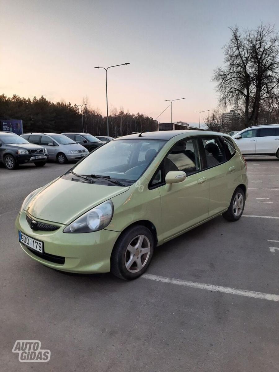 Honda Jazz 2006 Viļņa, ar dzinēja tilpumu 1.30 L un nobraukumu 175 tūkst. km par 1650 €, foto 4 vietnē AUTOMOTO.COM.LV