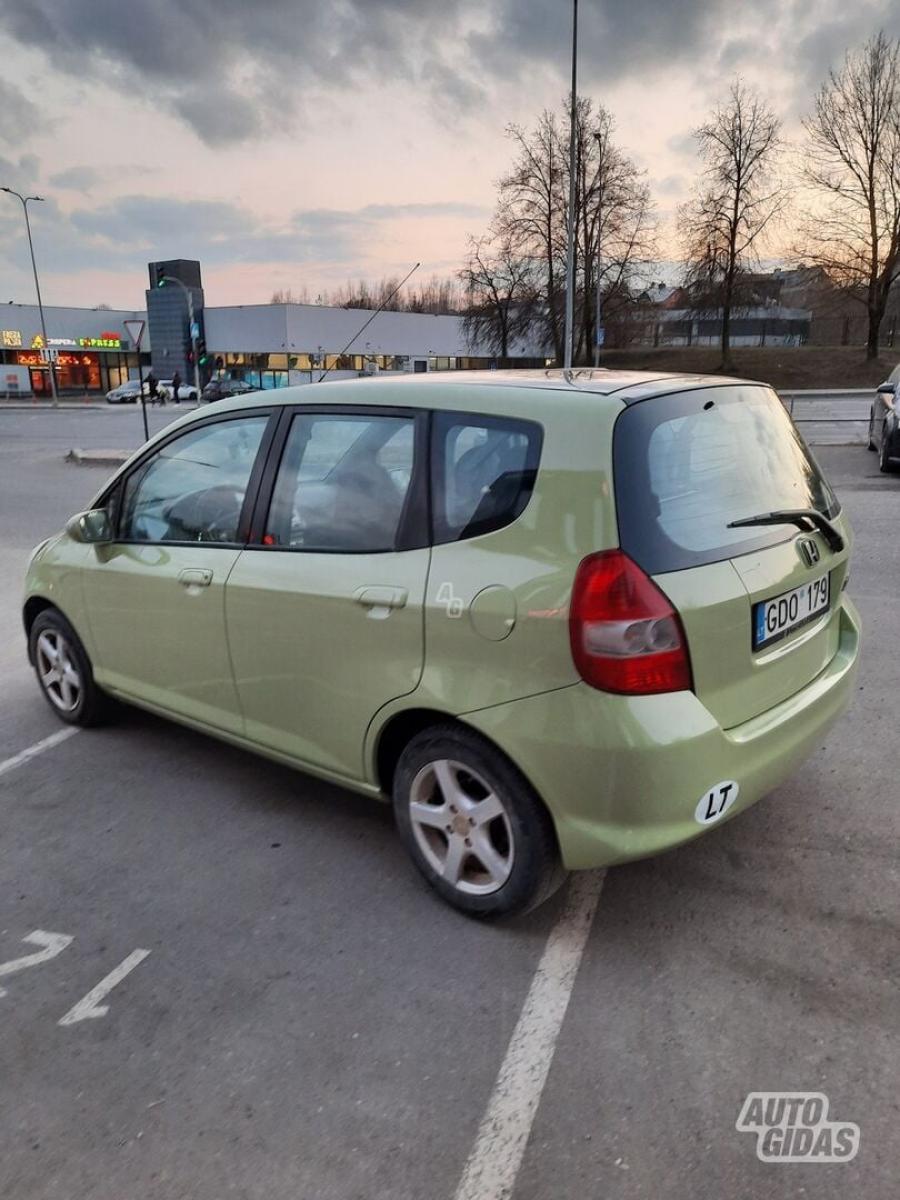 Honda Jazz 2006 Viļņa, ar dzinēja tilpumu 1.30 L un nobraukumu 175 tūkst. km par 1650 €, foto 11 vietnē AUTOMOTO.COM.LV