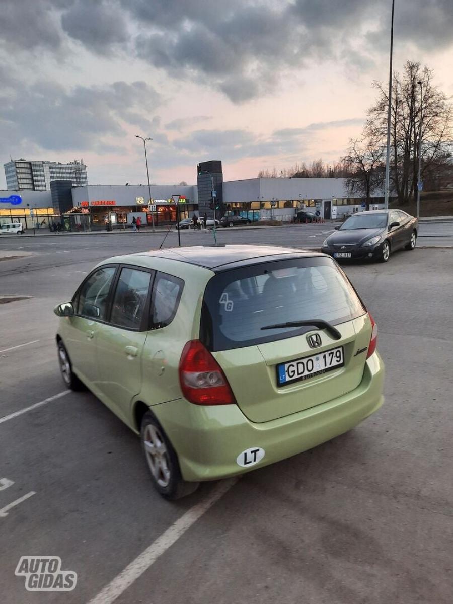 Honda Jazz 2006 Viļņa, ar dzinēja tilpumu 1.30 L un nobraukumu 175 tūkst. km par 1650 €, foto 12 vietnē AUTOMOTO.COM.LV
