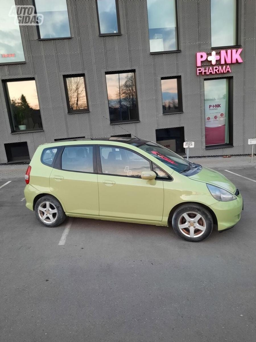 Honda Jazz 2006 Viļņa, ar dzinēja tilpumu 1.30 L un nobraukumu 175 tūkst. km par 1650 €, foto 15 vietnē AUTOMOTO.COM.LV
