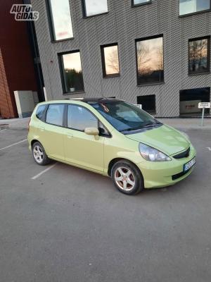 Honda Jazz 2006 Viļņa, ar dzinēja tilpumu 1.30 L un nobraukumu 175 tūkst. km par 1650 €, foto 16 vietnē AUTOMOTO.COM.LV