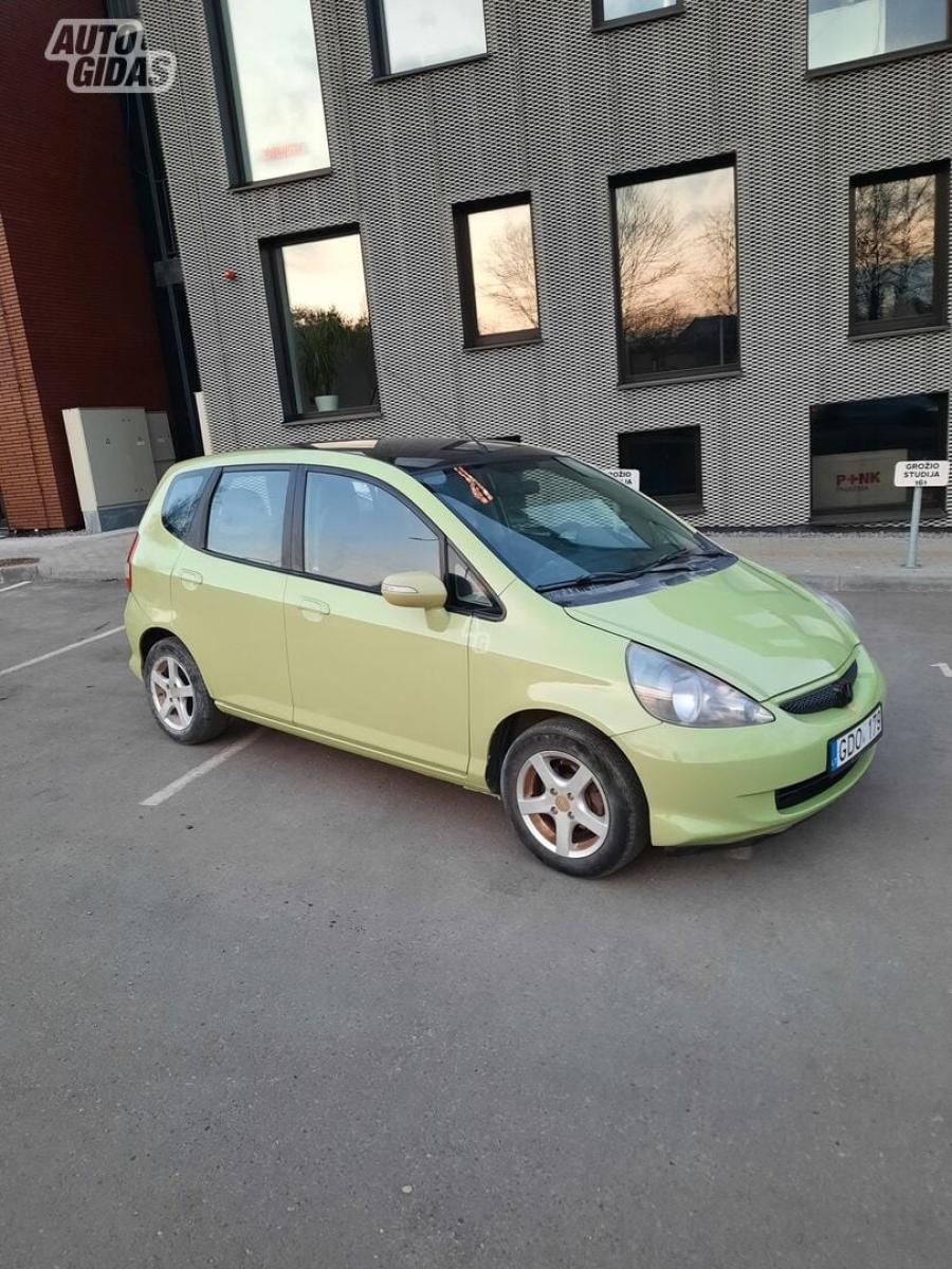 Honda Jazz 2006 Viļņa, ar dzinēja tilpumu 1.30 L un nobraukumu 175 tūkst. km par 1650 €, foto 16 vietnē AUTOMOTO.COM.LV