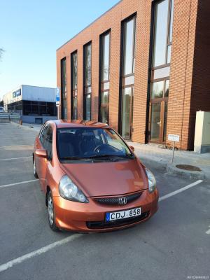 Honda Jazz 2006 Viļņa, ar dzinēja tilpumu 1.37 L un nobraukumu 122 tūkst. km par 2500 €, foto  vietnē AUTOMOTO.COM.LV
