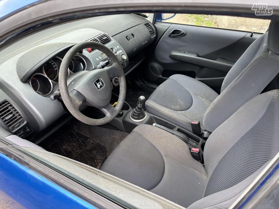 Honda Jazz 2006 Joniškis, ar dzinēja tilpumu 1.30 L un nobraukumu 254 tūkst. km par 250 €, foto 9 vietnē AUTOMOTO.COM.LV