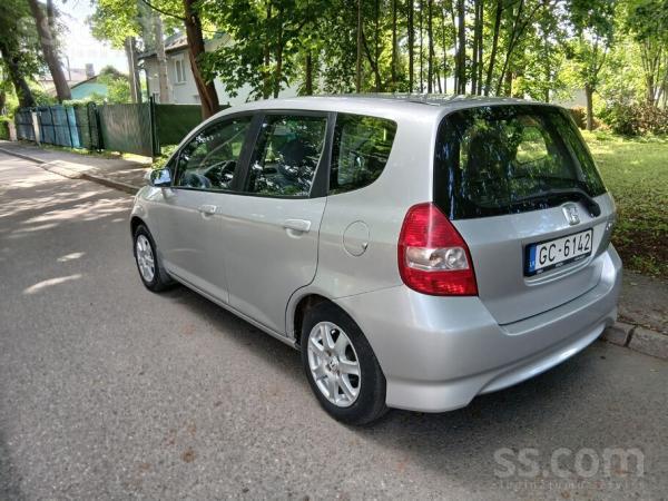 Honda Jazz 2006 Rīga, ar dzinēja tilpumu 1.40 L un nobraukumu 217 tūkst. km par 2200 €, foto 3 vietnē AUTOMOTO.COM.LV