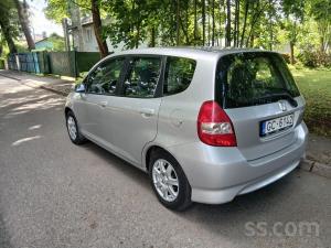 Honda Jazz 2006 in Riga, with an engine capacity of 1.40 L and mileage of 217 thousand km for 2200 €, photo 4 on AUTOMOTO.COM.LV
