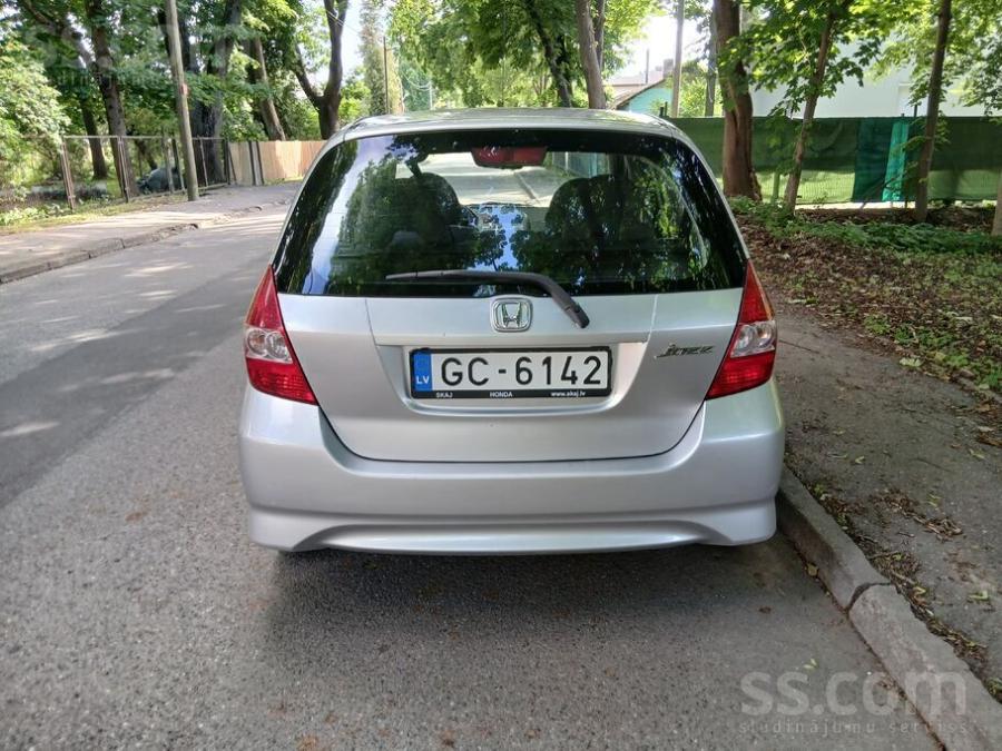 Honda Jazz 2006 in Riga, with an engine capacity of 1.40 L and mileage of 217 thousand km for 2200 €, photo 5 on AUTOMOTO.COM.LV