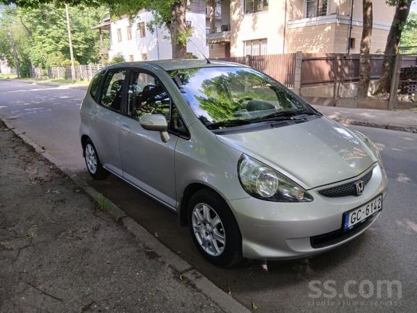 Honda Jazz 2006 Rīga, ar dzinēja tilpumu 1.40 L un nobraukumu 217 tūkst. km par 2200 €, foto 6 vietnē AUTOMOTO.COM.LV