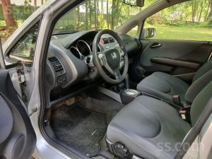 Honda Jazz 2006 in Riga, with an engine capacity of 1.40 L and mileage of 217 thousand km for 2200 €, photo 9 on AUTOMOTO.COM.LV