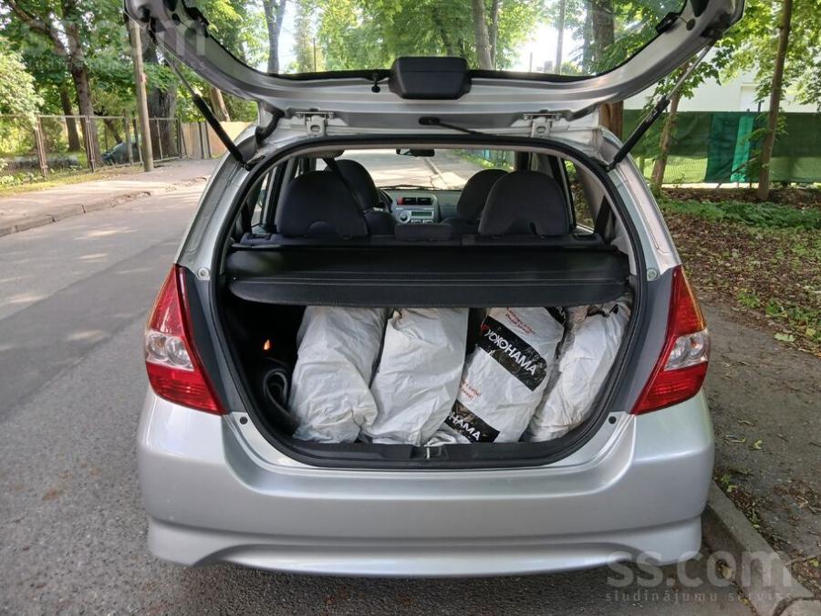 Honda Jazz 2006 in Riga, with an engine capacity of 1.40 L and mileage of 217 thousand km for 2200 €, photo 13 on AUTOMOTO.COM.LV
